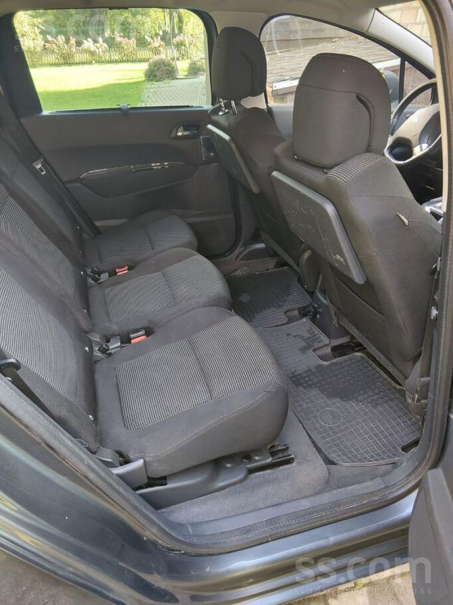 Pelēks Peugeot 5008 2011 Dobele, ar dzinēja tilpumu 1.60 L un nobraukumu 220 tūkst. km par 2500 €, foto 12 vietnē AUTOMOTO.COM.LV