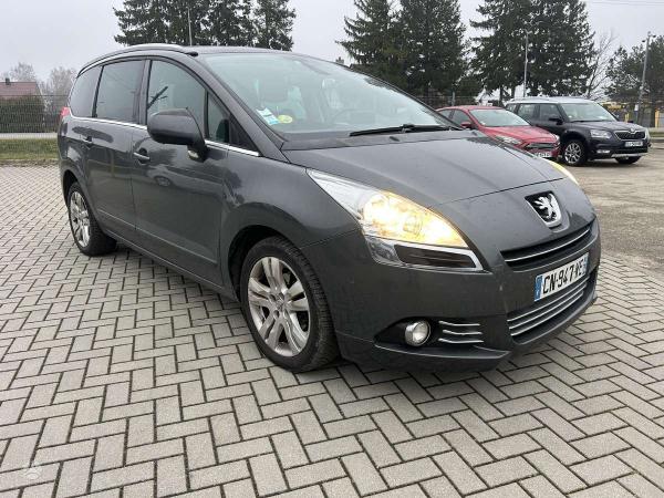 Grey Peugeot 5008 2012 in Taurage, with an engine capacity of 1.60 L and mileage of 276 thousand km for 4200 €, photo 2 on AUTOMOTO.COM.LV