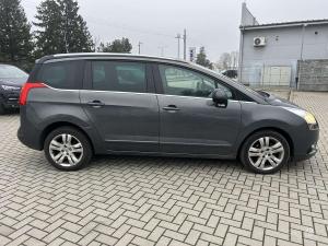 Grey Peugeot 5008 2012 in Taurage, with an engine capacity of 1.60 L and mileage of 276 thousand km for 4200 €, photo 4 on AUTOMOTO.COM.LV