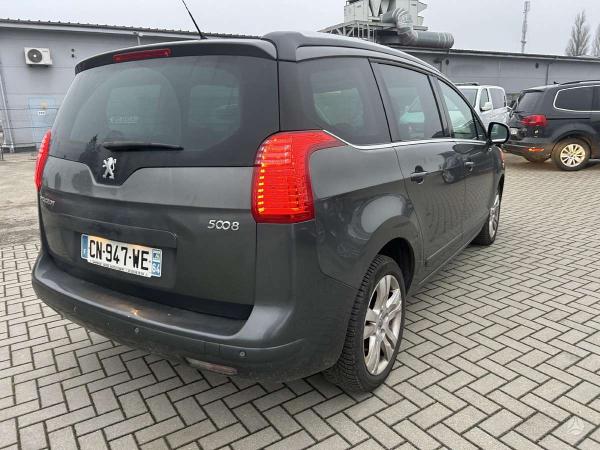 Grey Peugeot 5008 2012 in Taurage, with an engine capacity of 1.60 L and mileage of 276 thousand km for 4200 €, photo 5 on AUTOMOTO.COM.LV