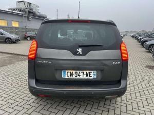 Grey Peugeot 5008 2012 in Taurage, with an engine capacity of 1.60 L and mileage of 276 thousand km for 4200 €, photo 7 on AUTOMOTO.COM.LV
