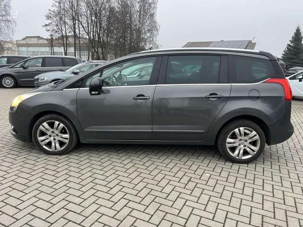 Grey Peugeot 5008 2012 in Taurage, with an engine capacity of 1.60 L and mileage of 276 thousand km for 4200 €, photo 8 on AUTOMOTO.COM.LV