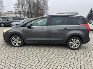 Grey Peugeot 5008 2012 in Taurage, with an engine capacity of 1.60 L and mileage of 276 thousand km for 4200 €, photo 8 on AUTOMOTO.COM.LV