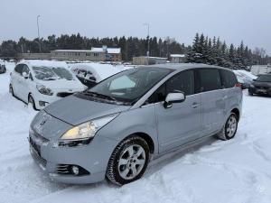 Grey Peugeot 5008 2012 in Utena, with an engine capacity of 1.60 L and mileage of 273 thousand km for 3700 €, photo 3 on AUTOMOTO.COM.LV