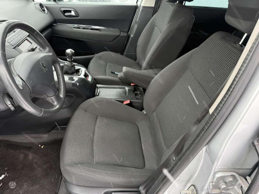 Grey Peugeot 5008 2012 in Utena, with an engine capacity of 1.60 L and mileage of 273 thousand km for 3700 €, photo 11 on AUTOMOTO.COM.LV