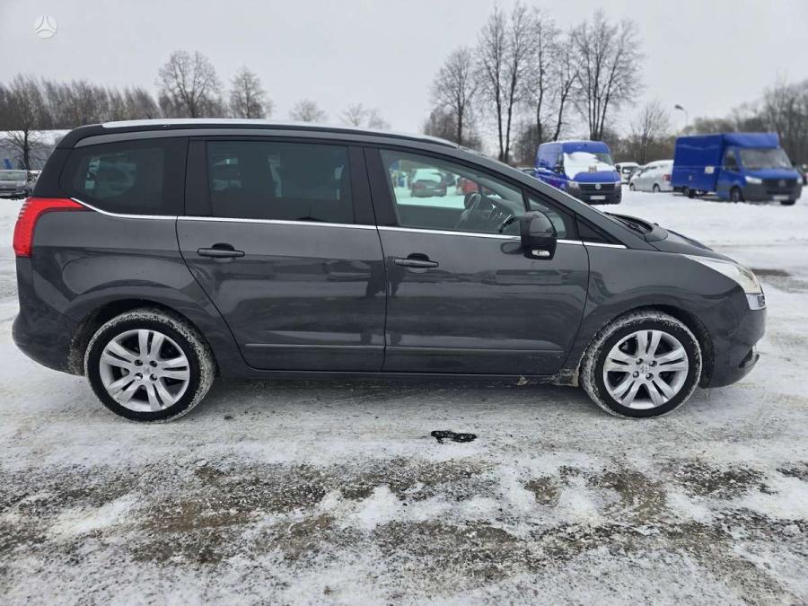 Pelēks Peugeot 5008 2012 Tauragė, ar dzinēja tilpumu 2.00 L un nobraukumu 250 tūkst. km par 4200 €, foto 2 vietnē AUTOMOTO.COM.LV