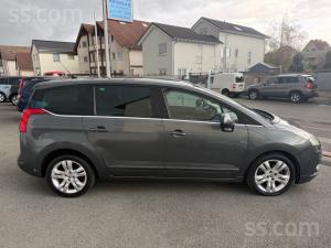 Grey Peugeot 5008 2012 in Ogre, with an engine capacity of 1.60 L and mileage of 171 thousand km for 4995 €, photo 5 on AUTOMOTO.COM.LV