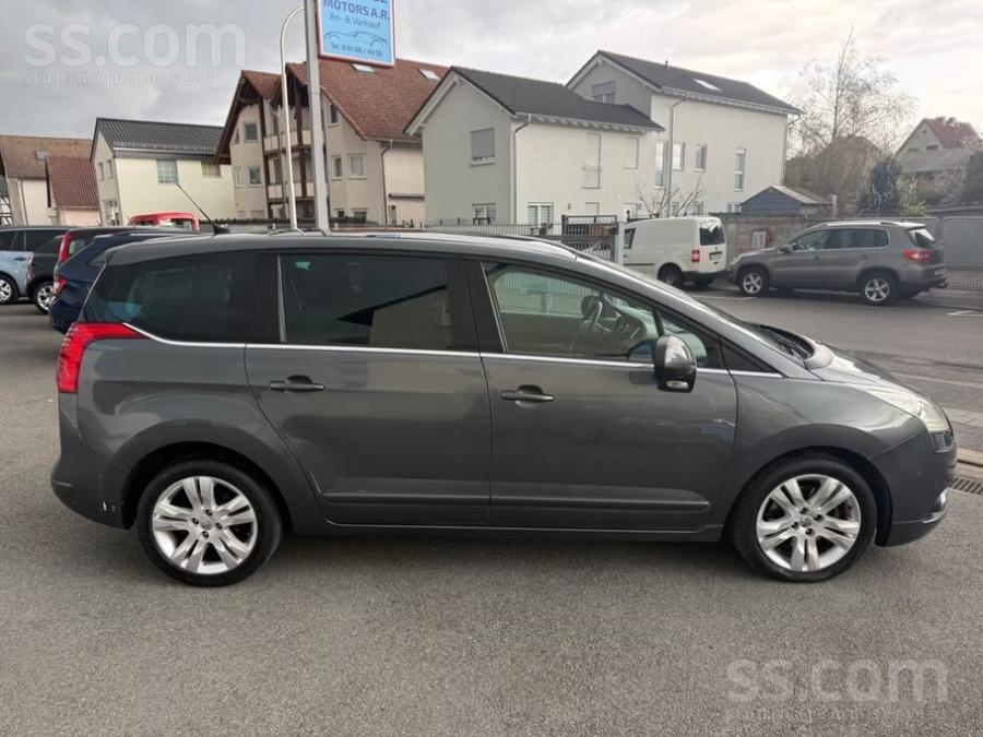 Grey Peugeot 5008 2012 in Ogre, with an engine capacity of 1.60 L and mileage of 171 thousand km for 4995 €, photo 5 on AUTOMOTO.COM.LV