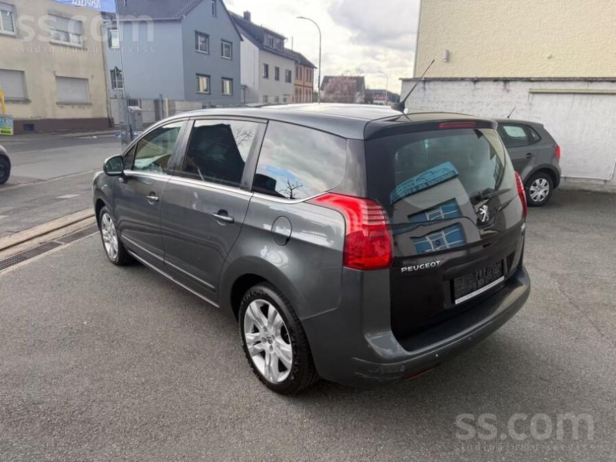 Grey Peugeot 5008 2012 in Ogre, with an engine capacity of 1.60 L and mileage of 171 thousand km for 4995 €, photo 7 on AUTOMOTO.COM.LV