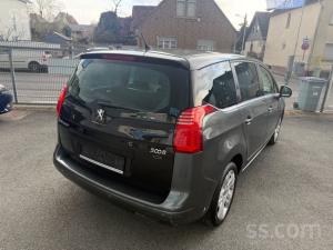 Grey Peugeot 5008 2012 in Ogre, with an engine capacity of 1.60 L and mileage of 171 thousand km for 4995 €, photo 9 on AUTOMOTO.COM.LV