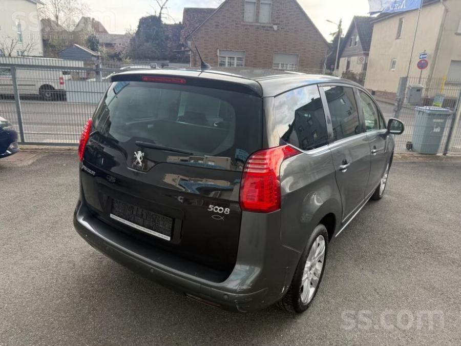 Grey Peugeot 5008 2012 in Ogre, with an engine capacity of 1.60 L and mileage of 171 thousand km for 4995 €, photo 9 on AUTOMOTO.COM.LV