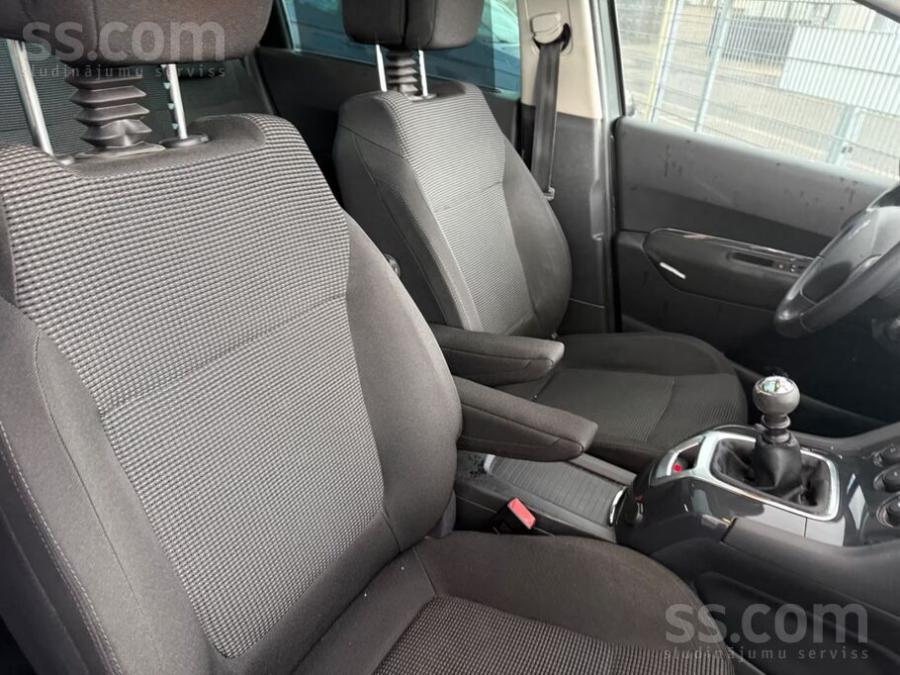 Grey Peugeot 5008 2012 in Ogre, with an engine capacity of 1.60 L and mileage of 171 thousand km for 4995 €, photo 12 on AUTOMOTO.COM.LV