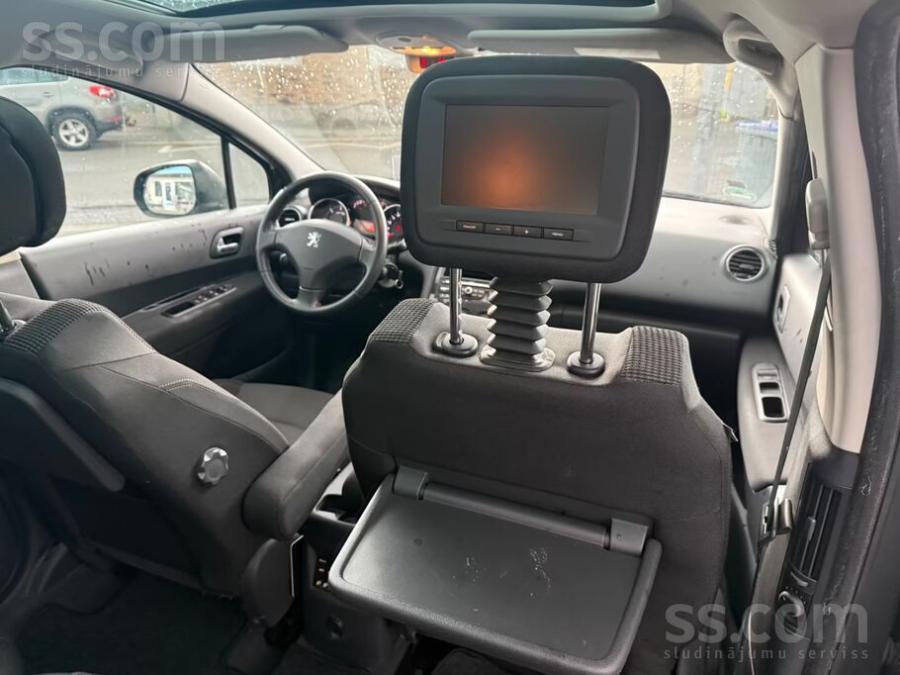 Grey Peugeot 5008 2012 in Ogre, with an engine capacity of 1.60 L and mileage of 171 thousand km for 4995 €, photo 14 on AUTOMOTO.COM.LV