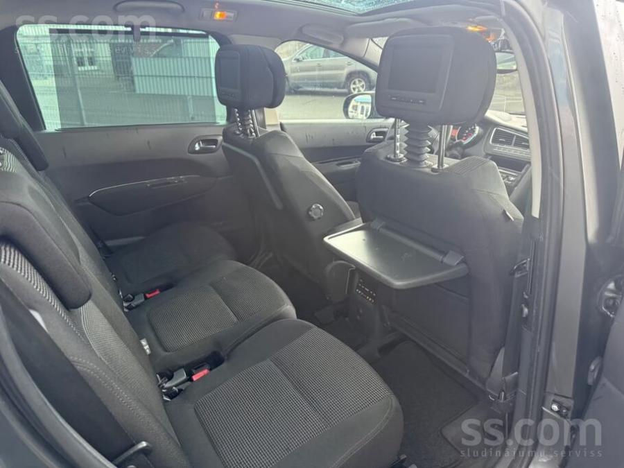 Grey Peugeot 5008 2012 in Ogre, with an engine capacity of 1.60 L and mileage of 171 thousand km for 4995 €, photo 15 on AUTOMOTO.COM.LV