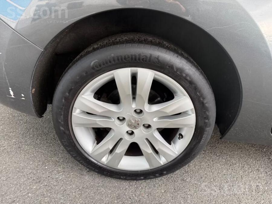 Grey Peugeot 5008 2012 in Ogre, with an engine capacity of 1.60 L and mileage of 171 thousand km for 4995 €, photo 19 on AUTOMOTO.COM.LV