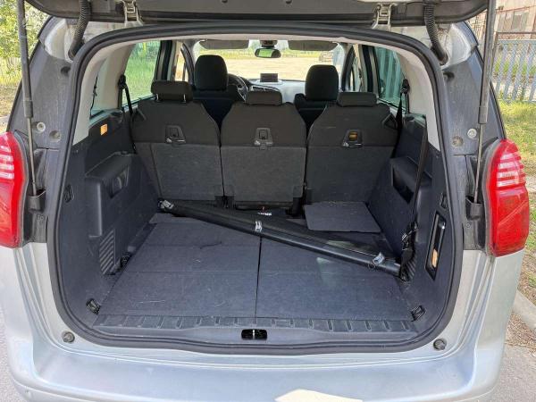 Grey Peugeot 5008 2012 in Taurage, with an engine capacity of 1.60 L and mileage of 270 thousand km for 3700 €, photo 10 on AUTOMOTO.COM.LV