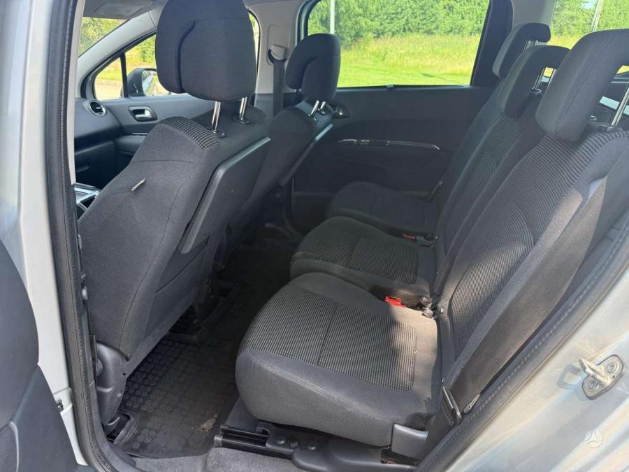 Pelēks Peugeot 5008 2012 Tauragė, ar dzinēja tilpumu 1.60 L un nobraukumu 275 tūkst. km par 4000 €, foto 11 vietnē AUTOMOTO.COM.LV