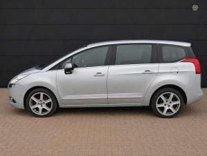 Pelēks Peugeot 5008 2012 Viļņa, ar dzinēja tilpumu 1.56 L un nobraukumu 171 tūkst. km par 3750 €, foto 3 vietnē AUTOMOTO.COM.LV