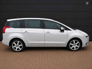 Pelēks Peugeot 5008 2012 Viļņa, ar dzinēja tilpumu 1.56 L un nobraukumu 171 tūkst. km par 3750 €, foto 5 vietnē AUTOMOTO.COM.LV
