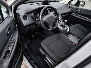 Pelēks Peugeot 5008 2012 Viļņa, ar dzinēja tilpumu 1.56 L un nobraukumu 171 tūkst. km par 3750 €, foto 6 vietnē AUTOMOTO.COM.LV