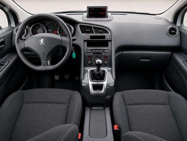 Pelēks Peugeot 5008 2012 Viļņa, ar dzinēja tilpumu 1.56 L un nobraukumu 171 tūkst. km par 3750 €, foto 6 vietnē AUTOMOTO.COM.LV