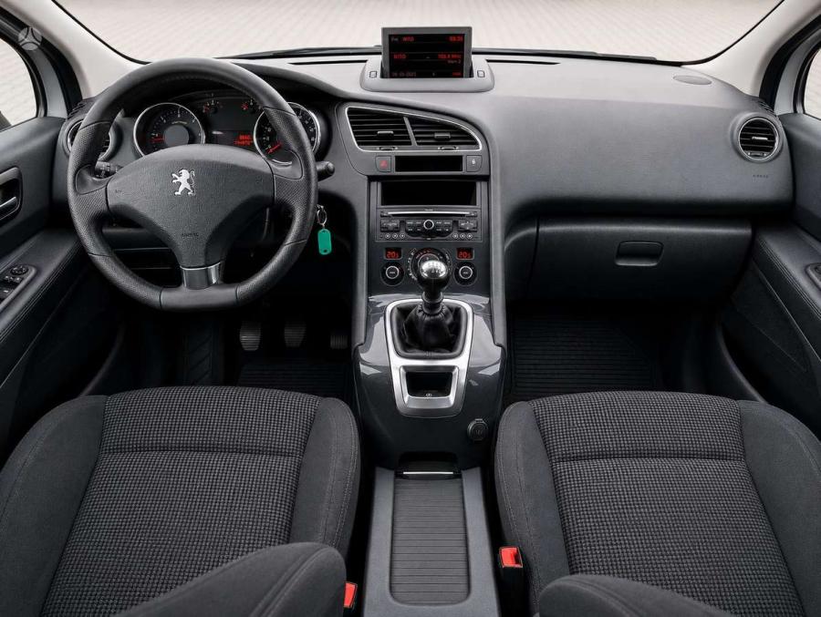Pelēks Peugeot 5008 2012 Viļņa, ar dzinēja tilpumu 1.56 L un nobraukumu 171 tūkst. km par 3750 €, foto 7 vietnē AUTOMOTO.COM.LV