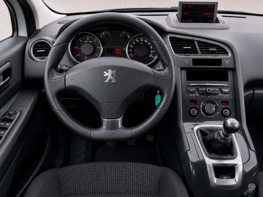 Pelēks Peugeot 5008 2012 Viļņa, ar dzinēja tilpumu 1.56 L un nobraukumu 171 tūkst. km par 3750 €, foto 8 vietnē AUTOMOTO.COM.LV