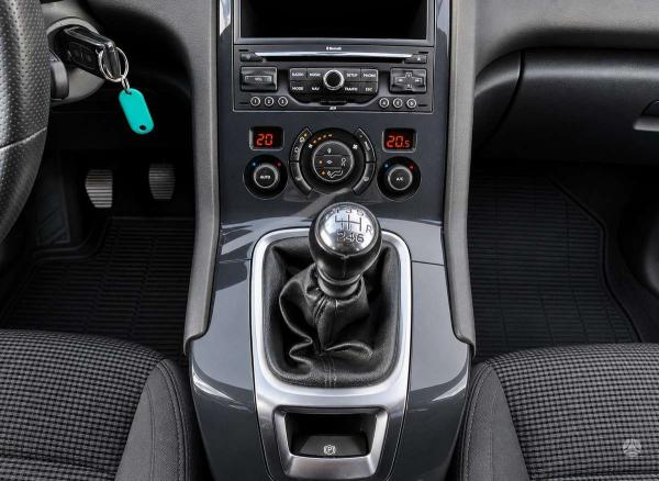 Pelēks Peugeot 5008 2012 Viļņa, ar dzinēja tilpumu 1.56 L un nobraukumu 171 tūkst. km par 3750 €, foto 10 vietnē AUTOMOTO.COM.LV