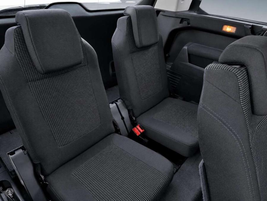 Pelēks Peugeot 5008 2012 Viļņa, ar dzinēja tilpumu 1.56 L un nobraukumu 171 tūkst. km par 3750 €, foto 12 vietnē AUTOMOTO.COM.LV