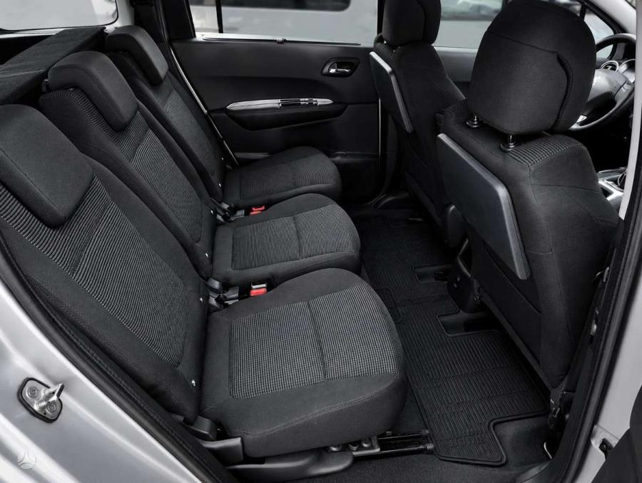 Pelēks Peugeot 5008 2012 Viļņa, ar dzinēja tilpumu 1.56 L un nobraukumu 171 tūkst. km par 3750 €, foto 14 vietnē AUTOMOTO.COM.LV