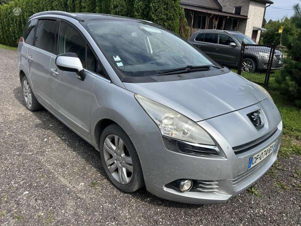Grey Peugeot 5008 2012 in Taurage, with an engine capacity of 2.00 L and mileage of 256 thousand km for 2600 €, photo 1 on AUTOMOTO.COM.LV