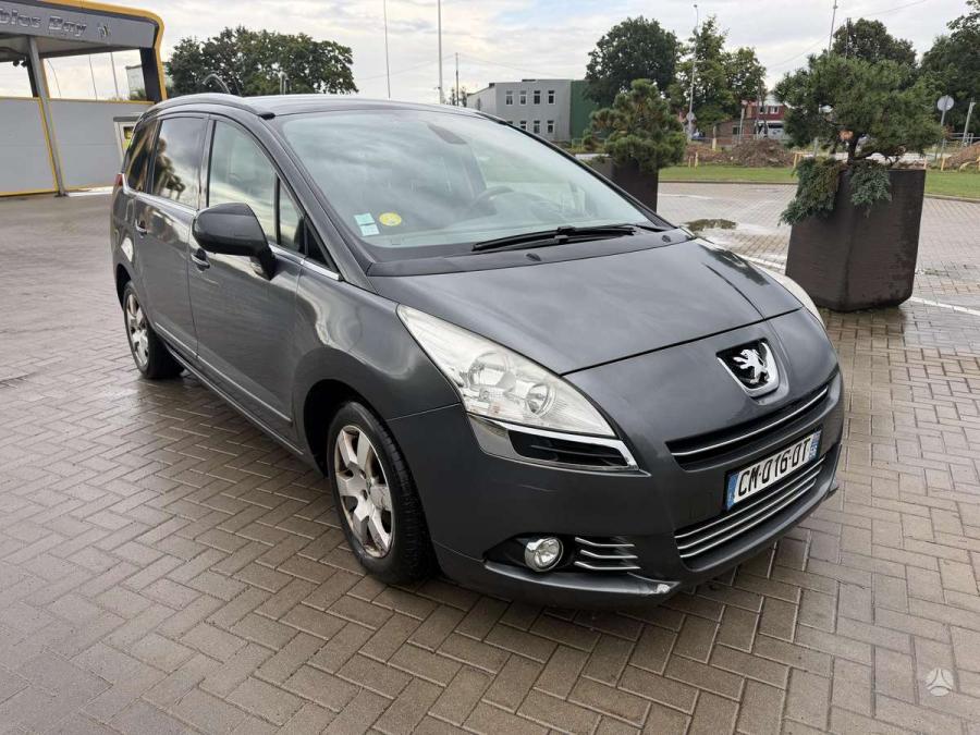 Grey Peugeot 5008 2012 in Taurage, with an engine capacity of 1.60 L and mileage of 257 thousand km for 3400 €, photo 3 on AUTOMOTO.COM.LV