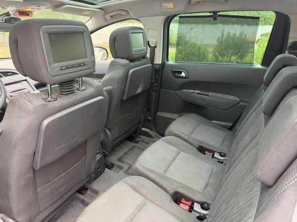 Pelēks Peugeot 5008 2012 Tauragė, ar dzinēja tilpumu 1.60 L un nobraukumu 257 tūkst. km par 3400 €, foto 7 vietnē AUTOMOTO.COM.LV