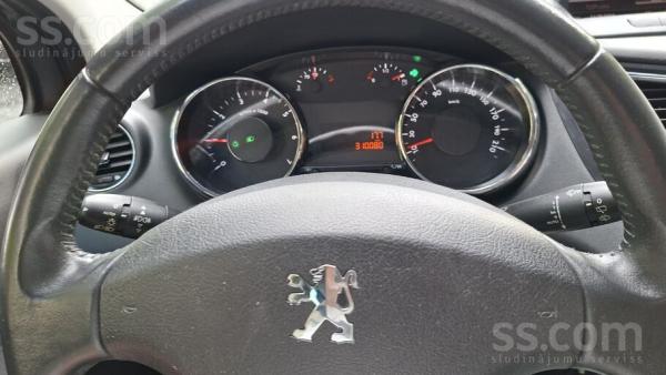 Пежо 5008 2012 в Рига на AUTOMOTO.COM.LV Серый Пежо 5008 2012 в Рига, объемом двигателя 1.60 л и пробегом 329 тыс. км за 3700 €, фото 3 на AUTOMOTO.COM.LV