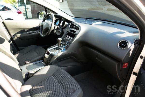 Peugeot 5008 2012 Rīga vietnē Pelēks Peugeot 5008 2012 Rīga, ar dzinēja tilpumu 2.00 L un nobraukumu 273 tūkst. km par 4990 €, foto 6 vietnē AUTOMOTO.COM.LV