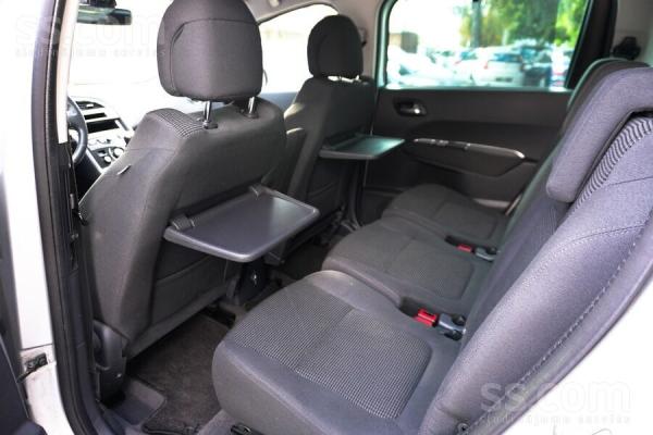 Peugeot 5008 2012 Rīga vietnē Pelēks Peugeot 5008 2012 Rīga, ar dzinēja tilpumu 2.00 L un nobraukumu 273 tūkst. km par 4990 €, foto 11 vietnē AUTOMOTO.COM.LV