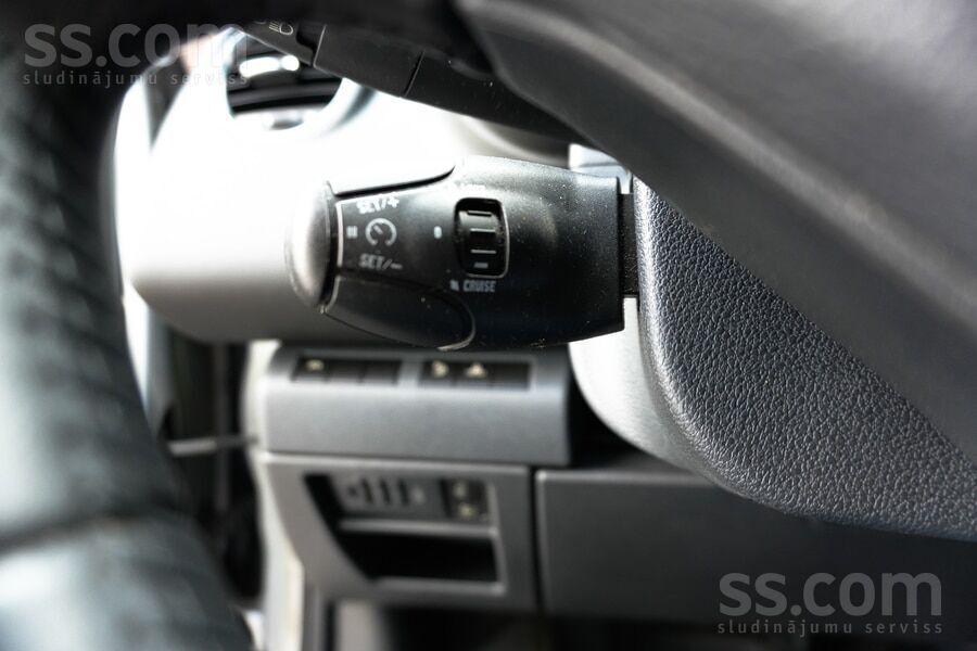 Pelēks Peugeot 5008 2012 Rīga, ar dzinēja tilpumu 2.00 L un nobraukumu 273 tūkst. km par 4990 €, foto 14 vietnē AUTOMOTO.COM.LV