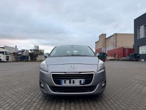 Grey Peugeot 5008 2013 in Taurage, with an engine capacity of 2.00 L and mileage of 219 thousand km for 4999 €, photo 2 on AUTOMOTO.COM.LV