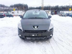 Grey Peugeot 5008 2013 in Vilnius, with an engine capacity of 1.60 L and mileage of 180 thousand km for 3900 €, photo 2 on AUTOMOTO.COM.LV