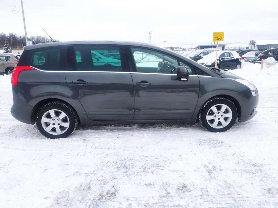 Grey Peugeot 5008 2013 in Vilnius, with an engine capacity of 1.60 L and mileage of 180 thousand km for 3900 €, photo 4 on AUTOMOTO.COM.LV