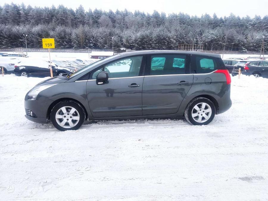 Grey Peugeot 5008 2013 in Vilnius, with an engine capacity of 1.60 L and mileage of 180 thousand km for 3900 €, photo 5 on AUTOMOTO.COM.LV