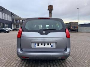 Grey Peugeot 5008 2013 in Taurage, with an engine capacity of 2.00 L and mileage of 219 thousand km for 4699 €, photo 10 on AUTOMOTO.COM.LV