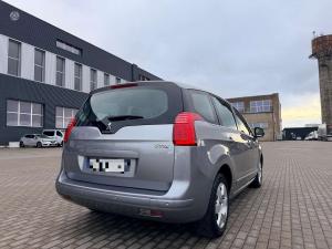 Grey Peugeot 5008 2013 in Taurage, with an engine capacity of 2.00 L and mileage of 219 thousand km for 4699 €, photo 11 on AUTOMOTO.COM.LV