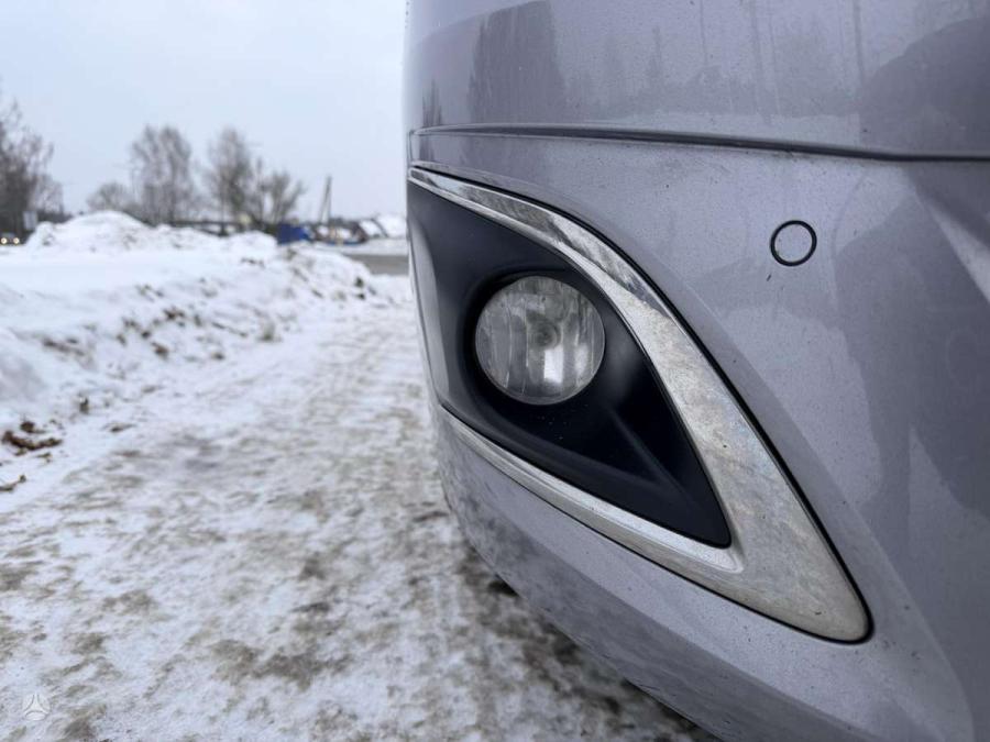 Grey Peugeot 5008 2013 in Taurage, with an engine capacity of 2.00 L and mileage of 219 thousand km for 4699 €, photo 4 on AUTOMOTO.COM.LV
