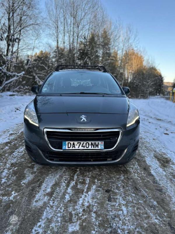 Grey Peugeot 5008 2013 in Vilnius, with an engine capacity of 1.56 L and mileage of 230 thousand km for 5100 €, photo 2 on AUTOMOTO.COM.LV