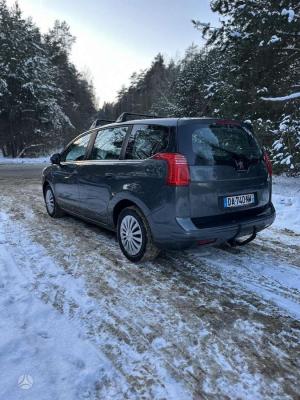 Pelēks Peugeot 5008 2013 Viļņa, ar dzinēja tilpumu 1.56 L un nobraukumu 230 tūkst. km par 5100 €, foto 6 vietnē AUTOMOTO.COM.LV
