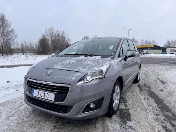 Grey Peugeot 5008 2013 in Taurage, with an engine capacity of 2.00 L and mileage of 219 thousand km for 4699 €, photo 5 on AUTOMOTO.COM.LV