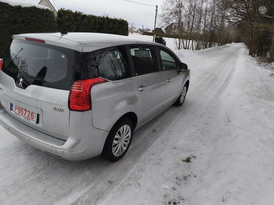 Grey Peugeot 5008 2013 in Sakiai, with an engine capacity of 1.60 L and mileage of 217 thousand km for 3400 €, photo 3 on AUTOMOTO.COM.LV