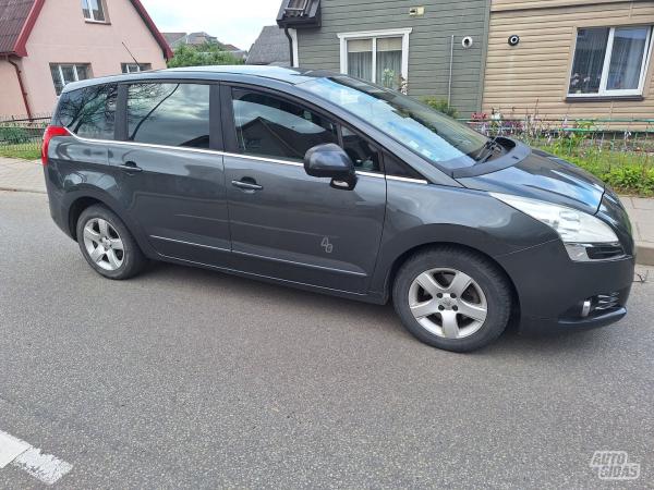 Grey Peugeot 5008 2013 in Telschi, with an engine capacity of 2.00 L and mileage of 293 thousand km for 3600 €, photo 1 on AUTOMOTO.COM.LV