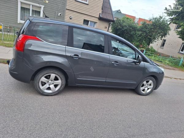 Grey Peugeot 5008 2013 in Telschi, with an engine capacity of 2.00 L and mileage of 293 thousand km for 3600 €, photo 3 on AUTOMOTO.COM.LV